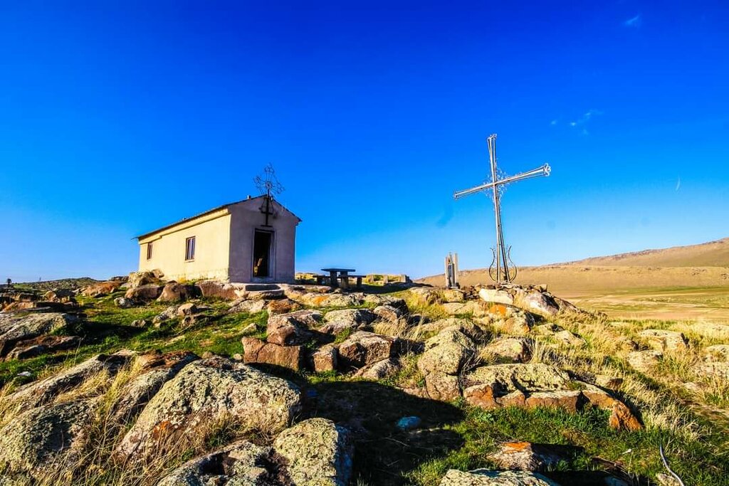 Dağ zirvesi Tsaghkavanq, Geğarkunik, foto