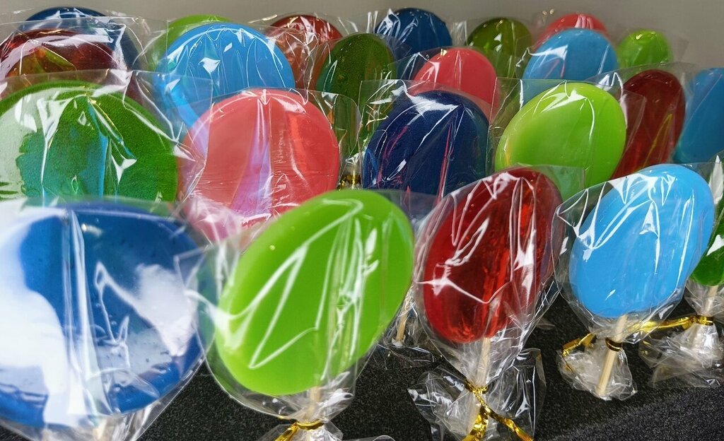 Gıda üreticileri Lollipops and period!, Kansk, foto