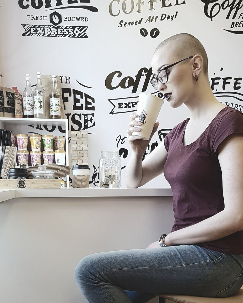 Kahve dükkanları Coffee Mail, Kudrovo, foto