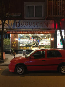 Doğuş Pastanesi (Turgut Reis Mah., Çengel Cad., No:91, Esenler, İstanbul), pasta, şekerleme ve tatlı  İstanbul'dan