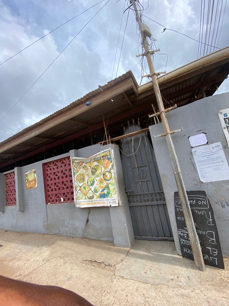 Bar Golden door bar and grill, Akra, foto