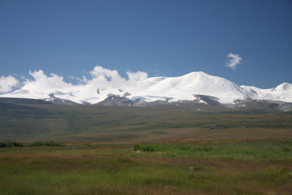 Dağ zirvesi Tavan Bogd Uul 4374 meters, Sincan, foto