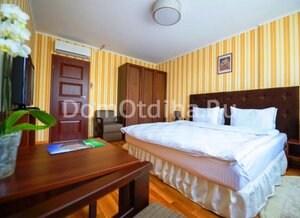 Apart-otel Lesnaya pesnya (vulytsia Petra Sahaidachnoho No:14А, Truskavets), otel  Truskavets'ten