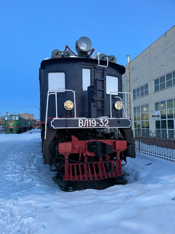 Teknoloji anıtı Грузопассажирский электровоз постоянного тока ВЛ19-32, Yekaterinburg, foto