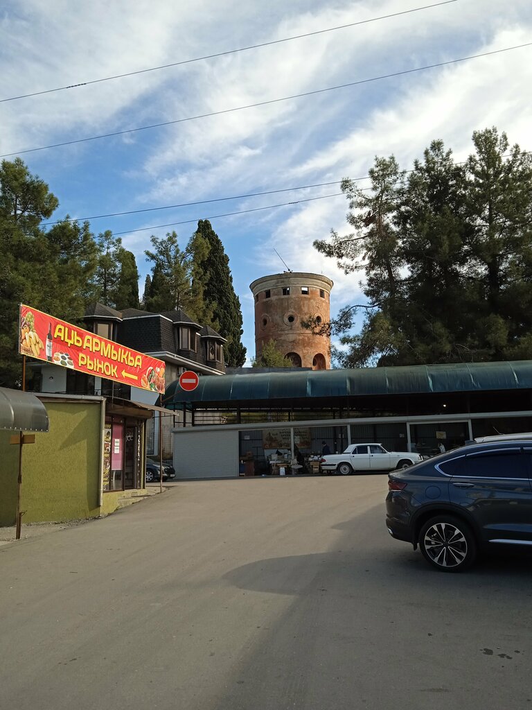 Turistik yerler Водонапорная башня, Pitsunda, foto