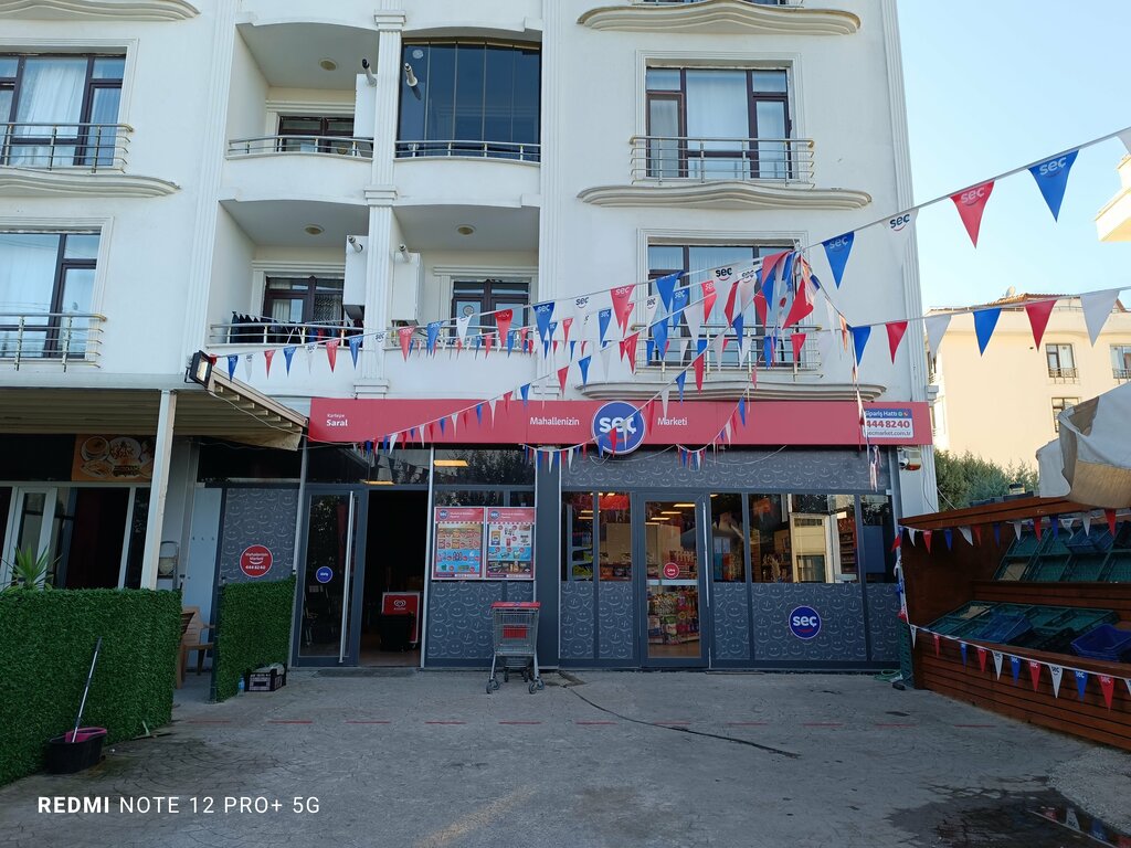 Süpermarket Sec Market, Kartepe, foto