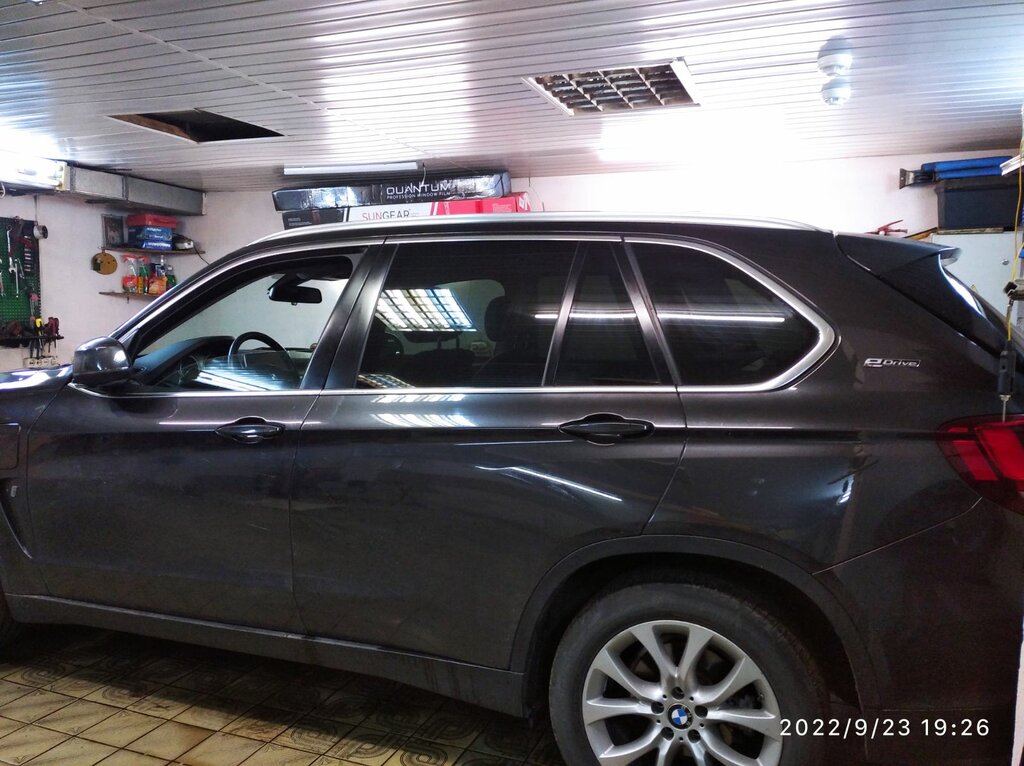 Araç camlarının renklendirilmesi Autotonix, Minsk, foto