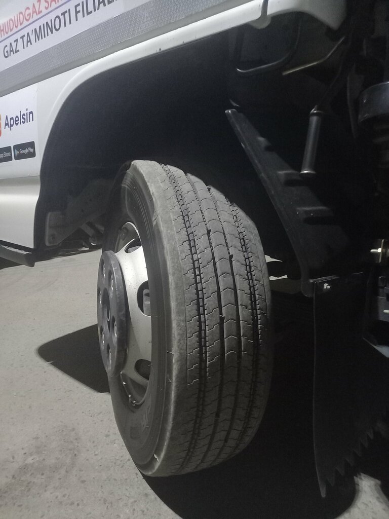 Otopark ve tamirhaneler Autogarage Markaztransgaz, Semerkant eyaleti, foto