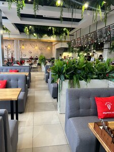 Midiynoe mesto (Stariy Oskol, mikrorayon Kosmos, 1Д), restaurant  Stariy Oskol'dan