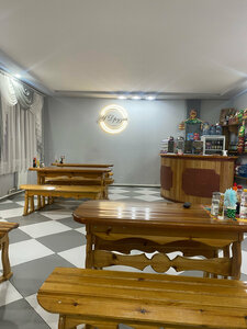 У друзей (Shkolnaya ulitsa No:12, derevnya Bulyushkina), kafe  İrkutskaya oblastından