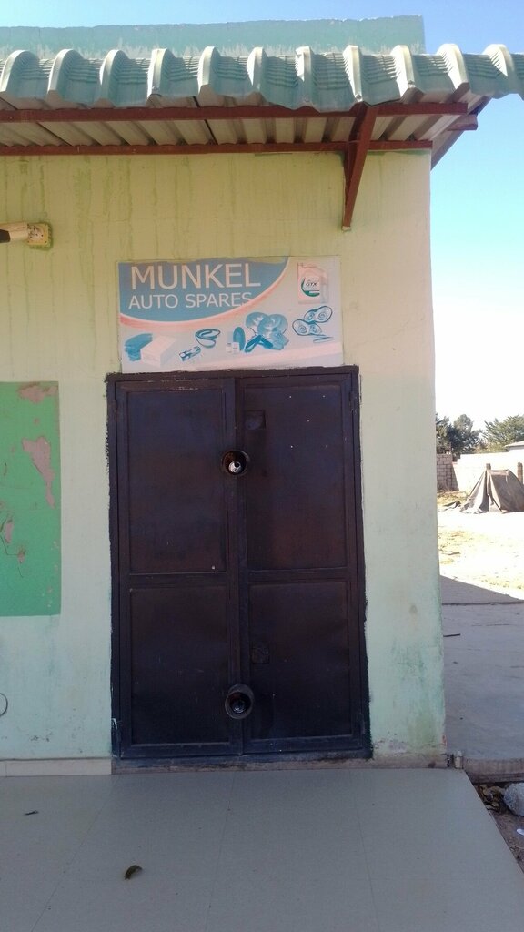 Otomobil yedek parçaları Mukels Auto Spare, Lusaka, foto
