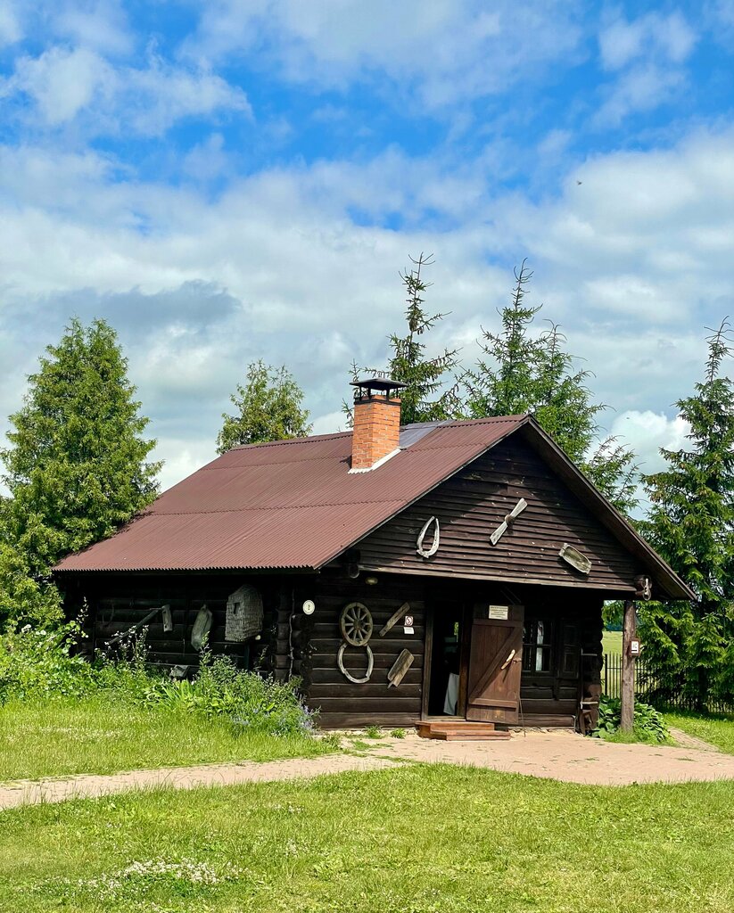 Turistik yerler Дом завозника, Minskaya oblastı, foto