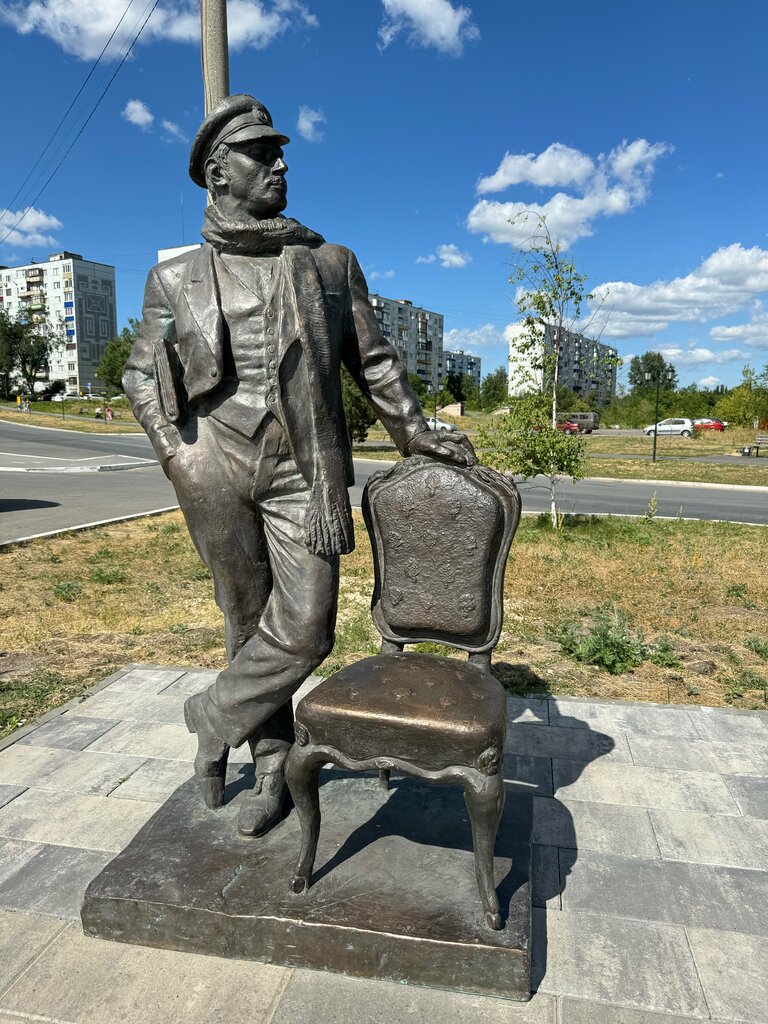 Park, sokak heykeli Остап Бендер, Syzran, foto