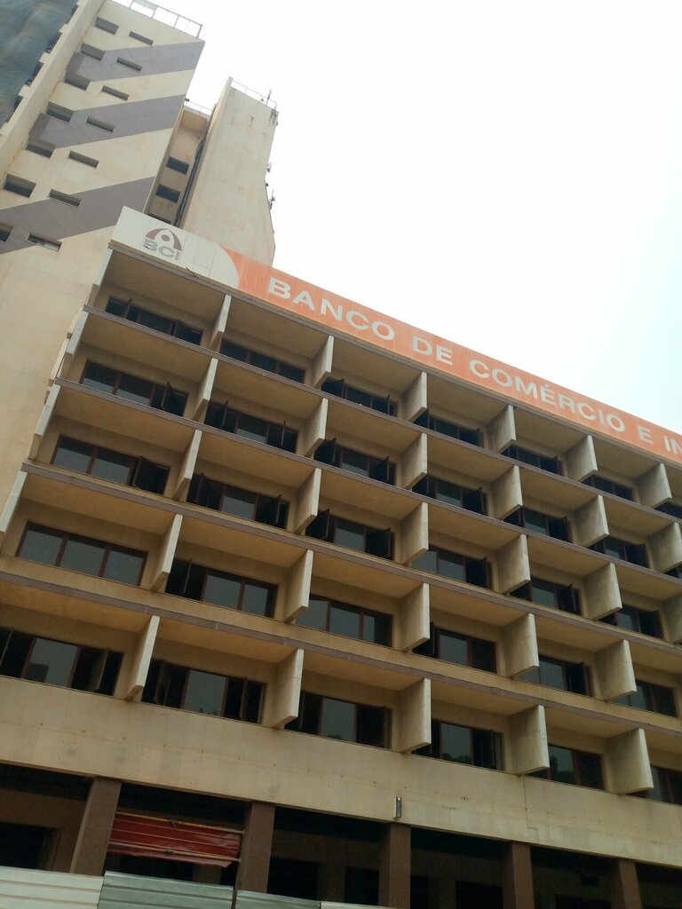 Banka Banco de Comércio e Indústria, Loanda, foto