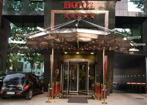 Prezident Hotel (Futoška ulica No:109), otel  Novi Sad'dan