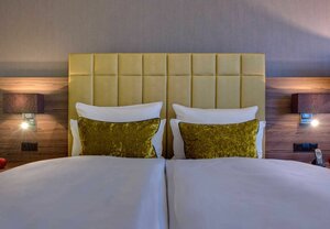 Bonn Marriott Hotel (Platz der Vereinten Nationen No:1, Bonn), otel  Bonn'dan