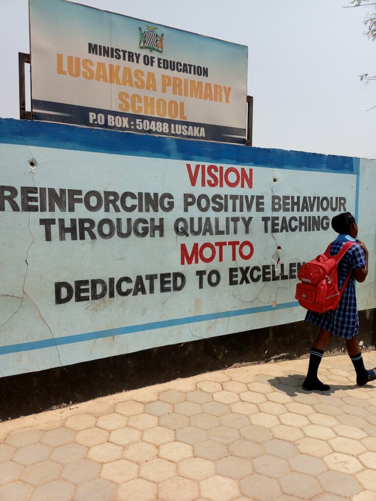 Ortaokul Lusaka Basic School, Lusaka, foto