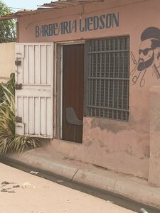 Barbearia Liedson (Luanda Province, Municipality of Luanda, Prenda), berberler  Loanda'dan