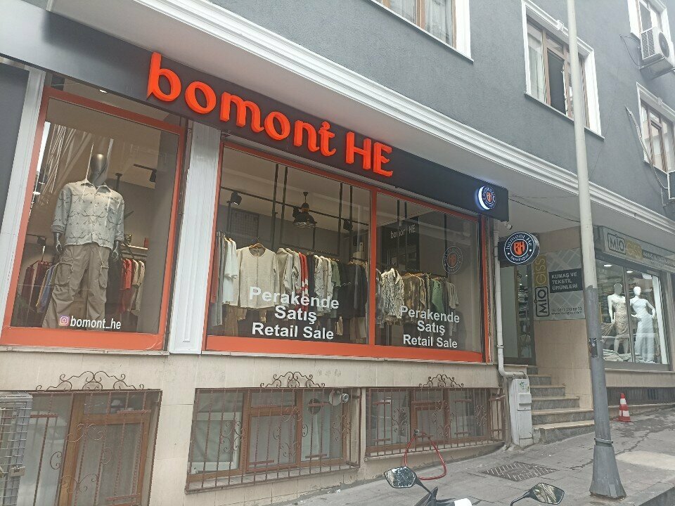 Giyim mağazası Bomont He, İstanbul, foto