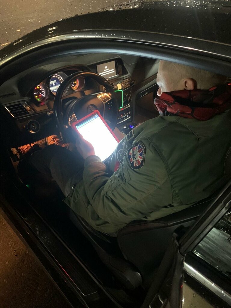 Araba seçimi hizmeti Max V, Moskova, foto