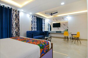 Fabhotel Satyam International (State of Uttar Pradesh, Noida, Sektor 61), otel  Noida'dan
