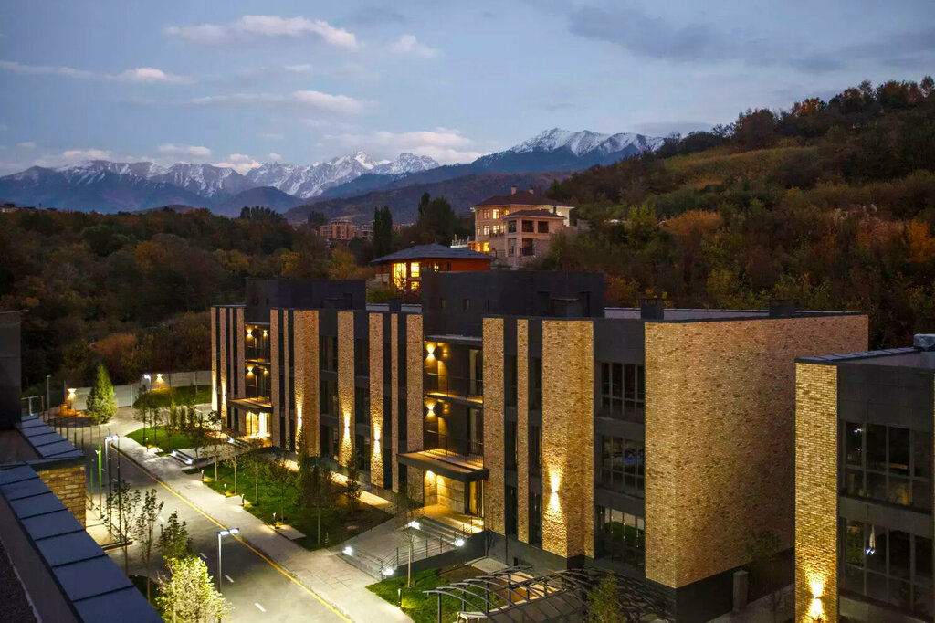 Konut blokları Alatau Hills, Almatı, foto