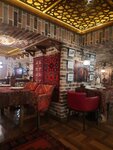 Nuxa (Mеxеmmеd Naxcivani Street No:10B), restoran  Bakü'den