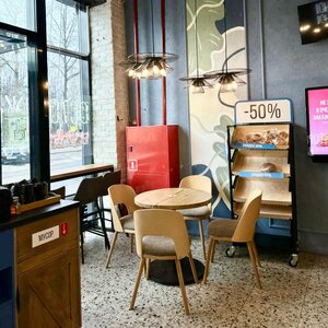 Tseh85 (Naberezhnaya Street No:15), kahve dükkanları  Kirovsk'tan