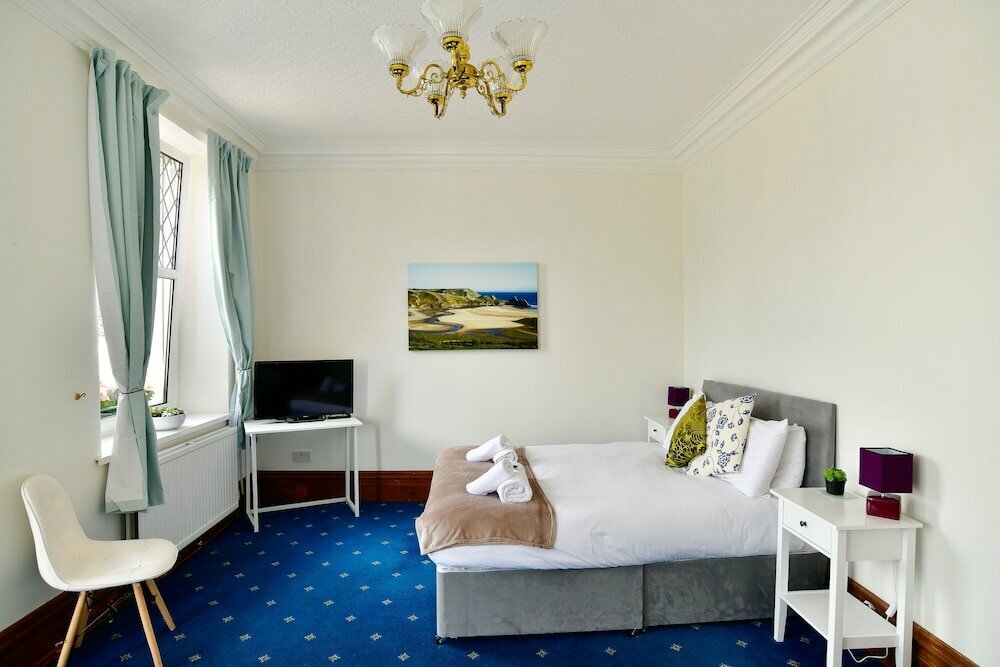 Otel Tree Tops Guest House, Galler, foto