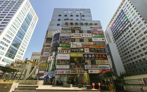 Changwon Jungangdong Hotel Central (South Gyeongsang Province, Changwon), otel  Changwon'dan