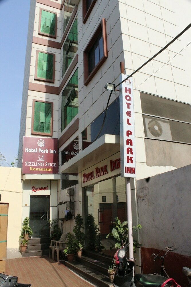 Otel Adb Rooms Park Inn Varanasi, Varanasi, foto