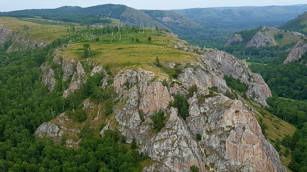 Dağ zirvesi Гора Озонтау, Başkurdistan, foto