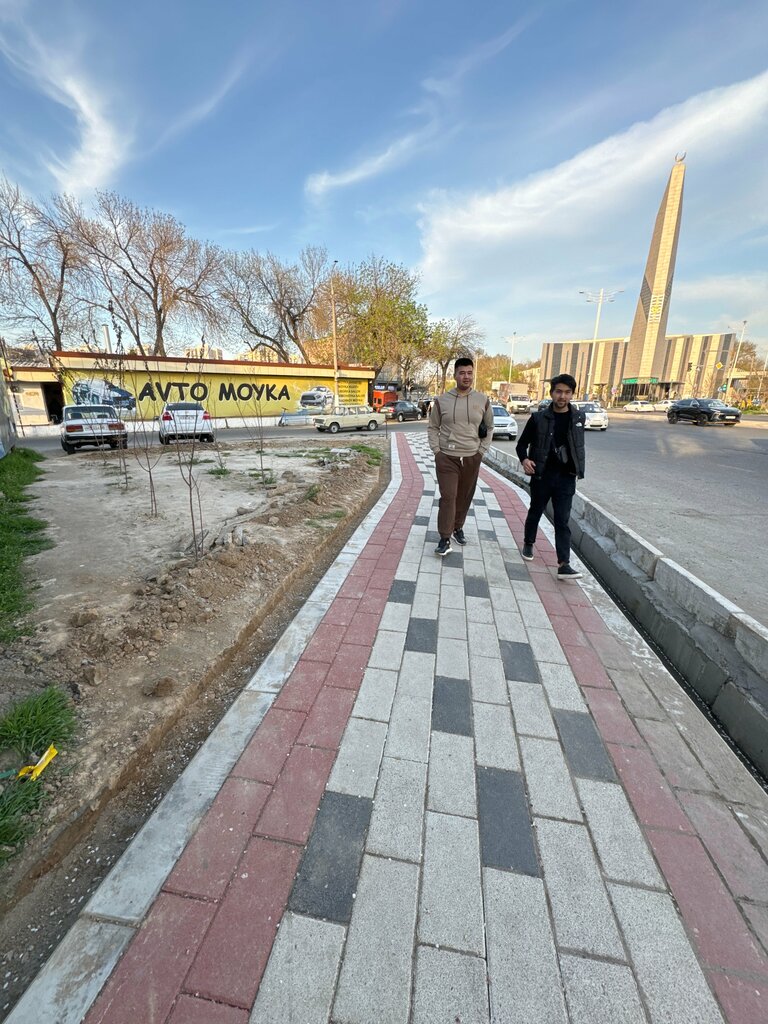 ATM'ler Ipak Yuli Bank, Taşkent, foto