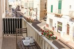 B&b Frugis (Via Dante Alighieri No:1, Polignano a Mare), otel  Puglia'dan