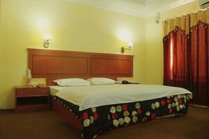 Hotel Suraj (Madhesh, rayon Parsa), otel