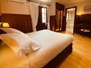 Hotel El Tejo (Comunidad Autónoma de Castilla-La Mancha, Cuenca, Calle Meneses, 2), otel