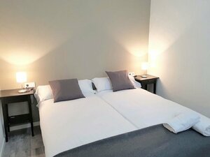 Apartamento Pintor Salvador Abril (Comunidad Autónoma de Valenciana, Valencia, Torrent (Valencia), Calle Pintor Salvador Abril), otel  Valensiya'dan