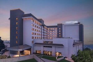 Courtyard by Marriott Shillong (State of Meghalaya, City of Shillong), otel  Shillong'dan