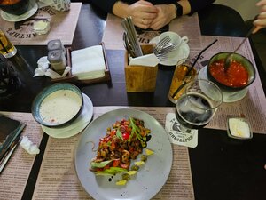 Ostashkoff (Leninskiy Avenue No:102А, Ostashkov), restoran  Ostashkov'dan