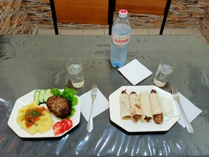 Vostok (Balqash kóshesi No:3), kafe  Prioziorsk'tan