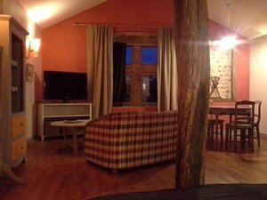 Chambre d'hôtes du Palais (Auvergne-Rhône-Alpes, Ain, Arrondissement de Bourg-en-Bresse, Meximieux, Chemin du Palais, 12), otel