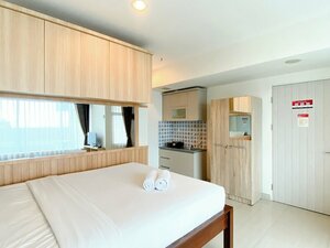 Comfortable Studio Room Apartment at Grand Kamala Lagoon (West Java, Kota Bekasi City, Bekasi), otel  Bekasi'den