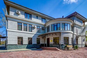 Hotel Navat (Jusup Abdrakhmanov Street No:190, Bishkek), otel  Bişkek'ten