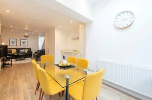 Temple Twenty5 A Newly Refurbished Modern Style Large 3 Bedroom House (England, Oxfordshire County, Oxford, Temple Street), otel  Oxford'dan
