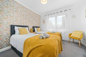 Two Bedroom Apartment by Klass Living Serviced Accommodation Motherwell - Anderson Apartment With WiFi &Parking (Great Britain), otel  Motherwell'de