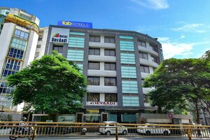 Fabhotel Prime Dev Aadi (State of Gujarat, Ahmedabad Sardar Vallabhbhai Patel International Airport), otel  Ahmadabad'dan