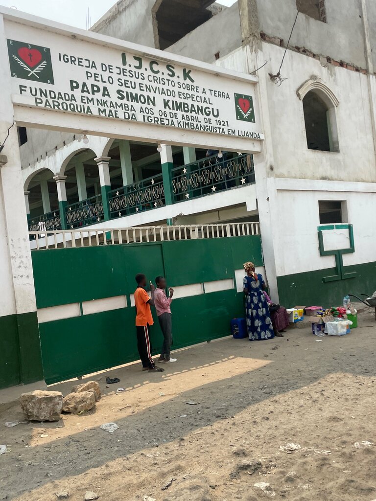 Protestan kilisesi Igreja de Jesus Cristo Sobre a Terra Pelo Seu Enviado Especial Simon Kimbangu, Loanda, foto