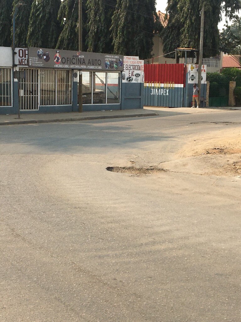 Otomobil servisi Jimpex, Loanda, foto