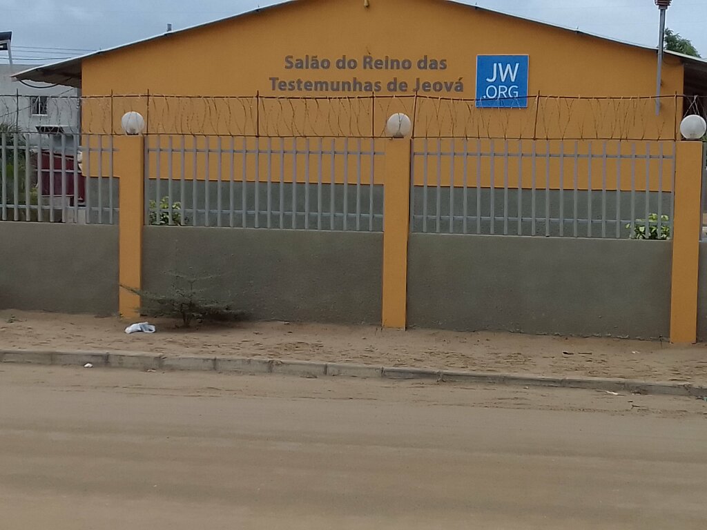 Dini dernekler Salão do Reino das Tesgeminhas de Jeová, Loanda, foto
