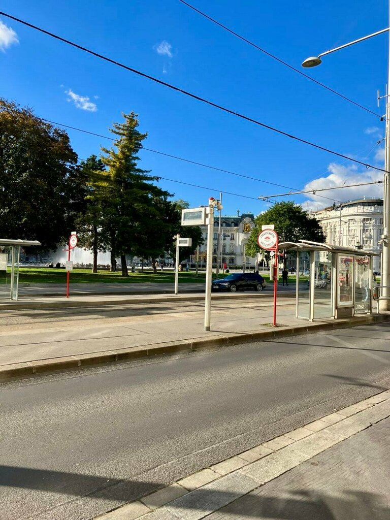 Toplu taşıma durağı Am Heumarkt, Viyana, foto